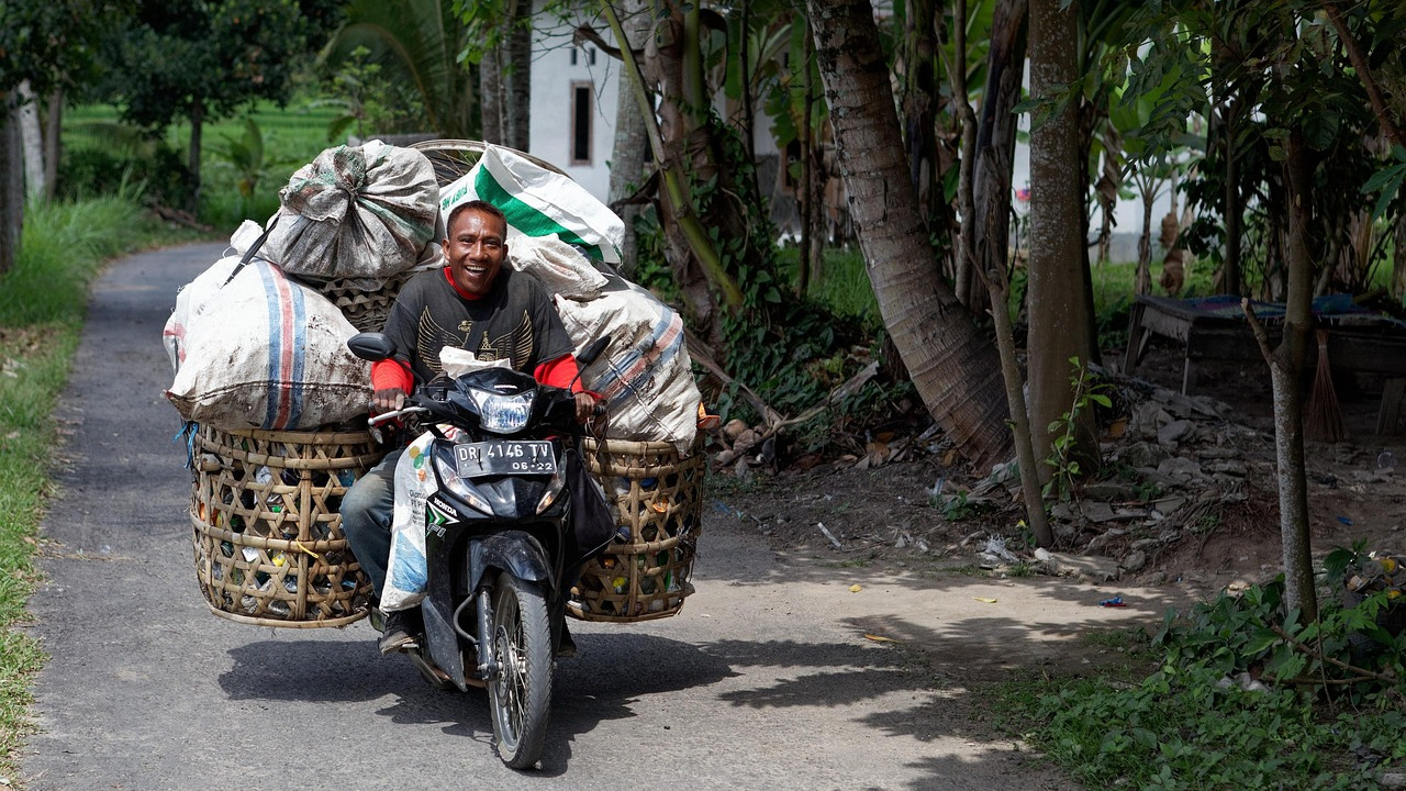 15 Cool Indonesian Slang Words You'll Hear In Bali | Talk In Indonesian